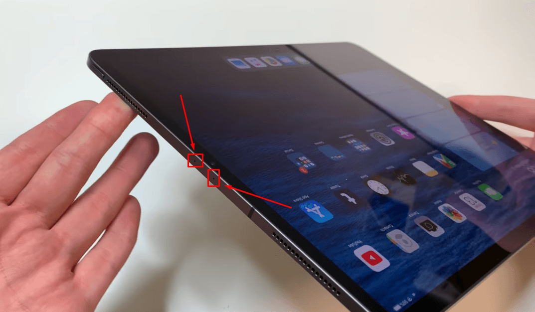 Where is the Microphone on the iPad Pro? 1st to 6th Gen - Hollyland