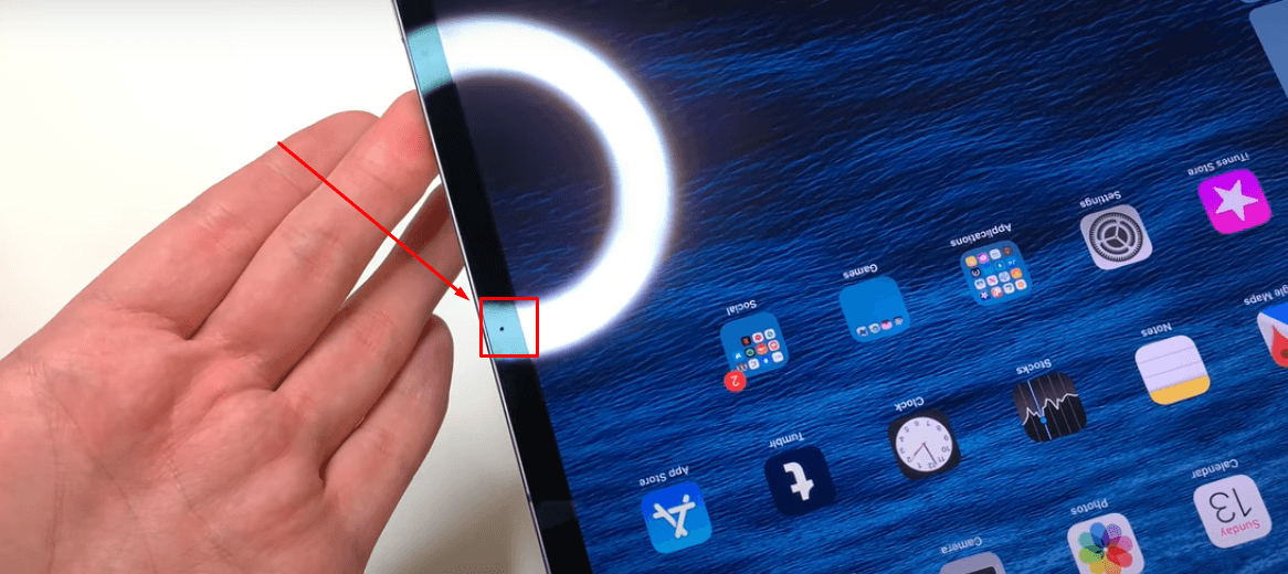 Where is the Microphone on the iPad Pro? 1st to 6th Gen - Hollyland